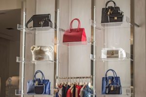 Understanding the Kate Spade Target Market | AMPLIFY XL