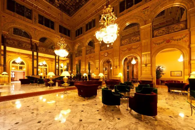 The Target Market for Luxury Hotels: Who enjoys luxury? | AMPLIFY XL